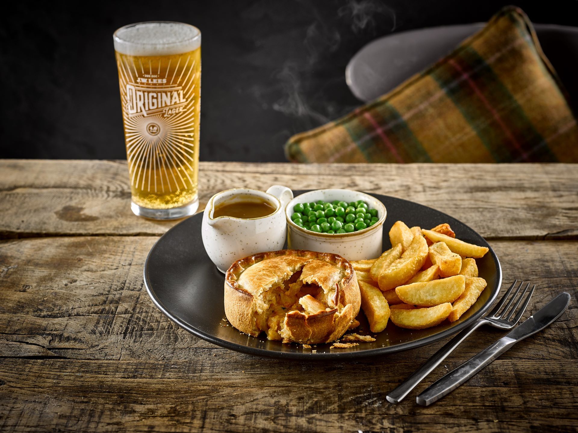 Saracens Head | Serving delicious British pub meals every day