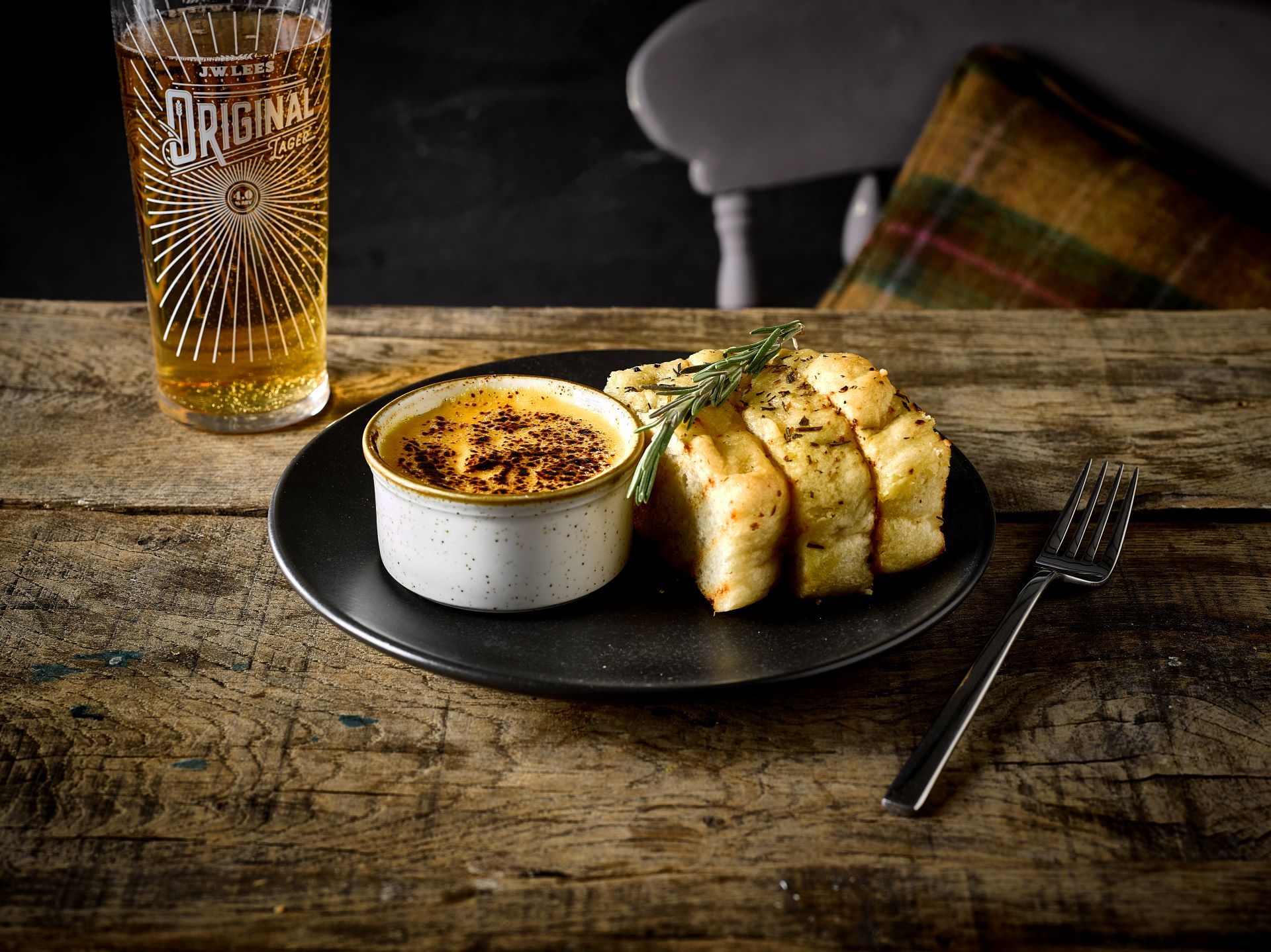 Saracens Head | Serving delicious British pub meals every day
